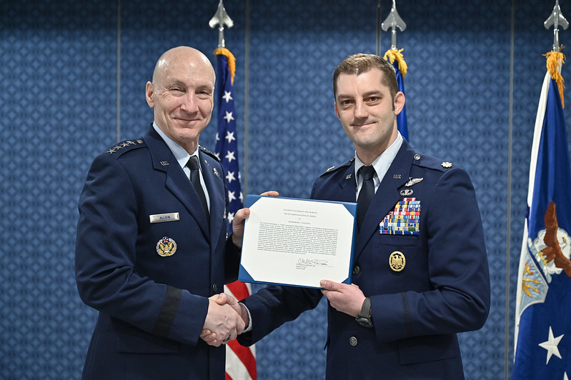 Pilot’s quick thinking, proficiency earn Kolligian Trophy > Air Force ...