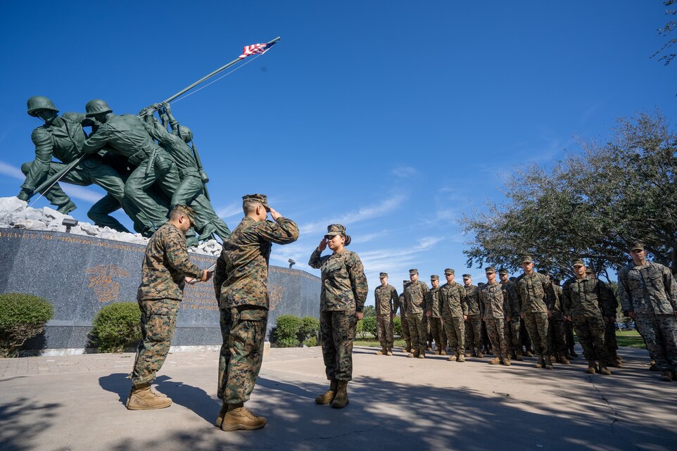 Full circle > 8th Marine Corps District > Article