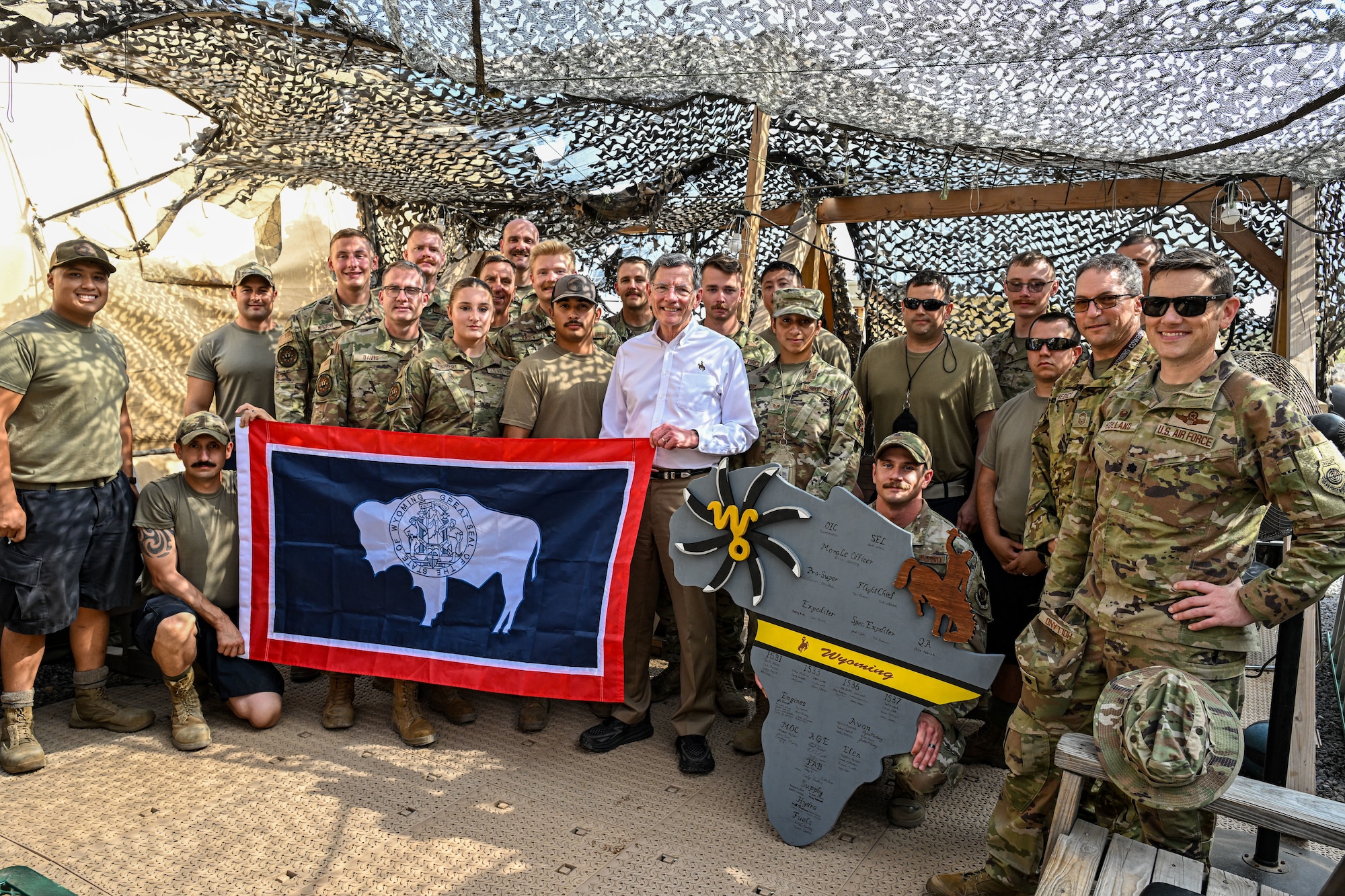 Wyoming senator visits deployed ANG troops > U.S. Air Forces in Europe ...