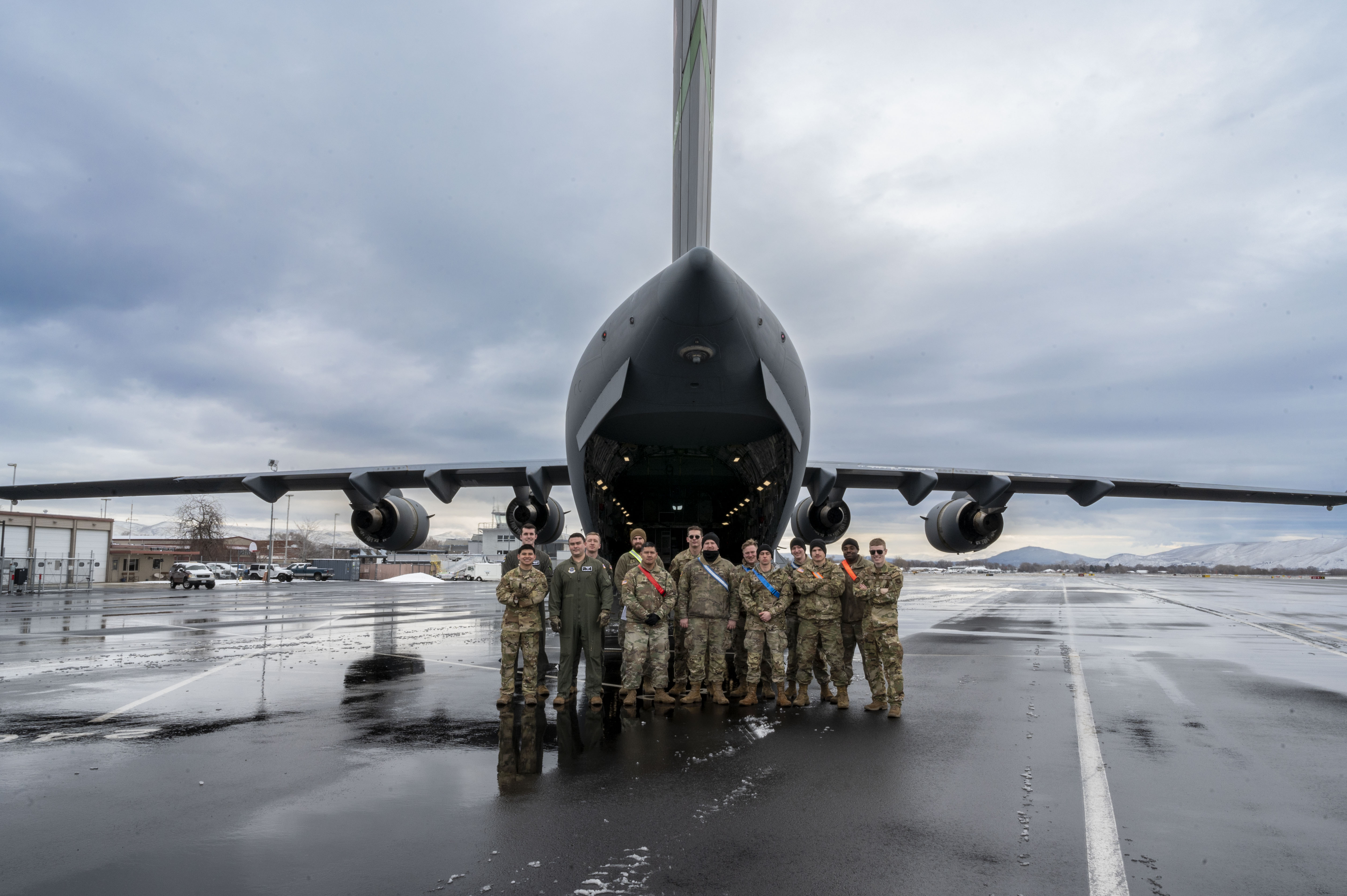 4-6 ACS and 8th AS execute air load operations for deployment readiness ...