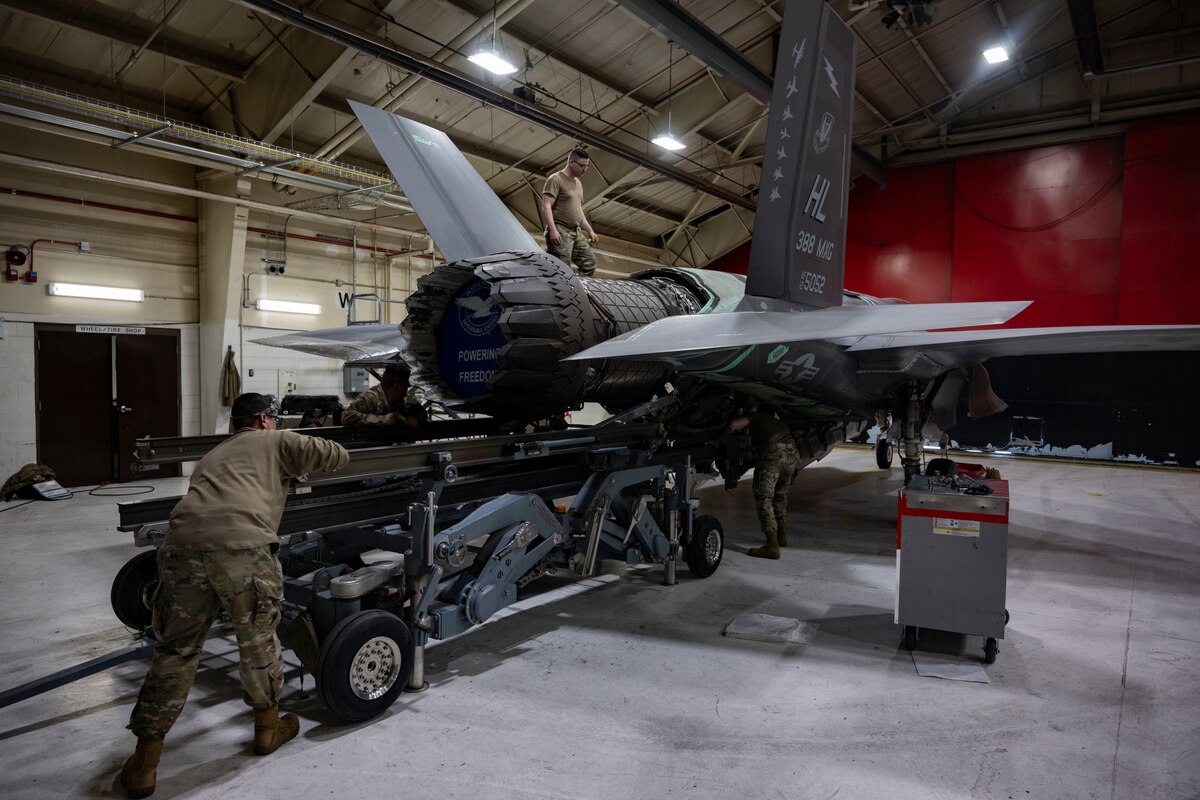 Maintainers assemble new engine trainer for first time > Hill Air Force ...