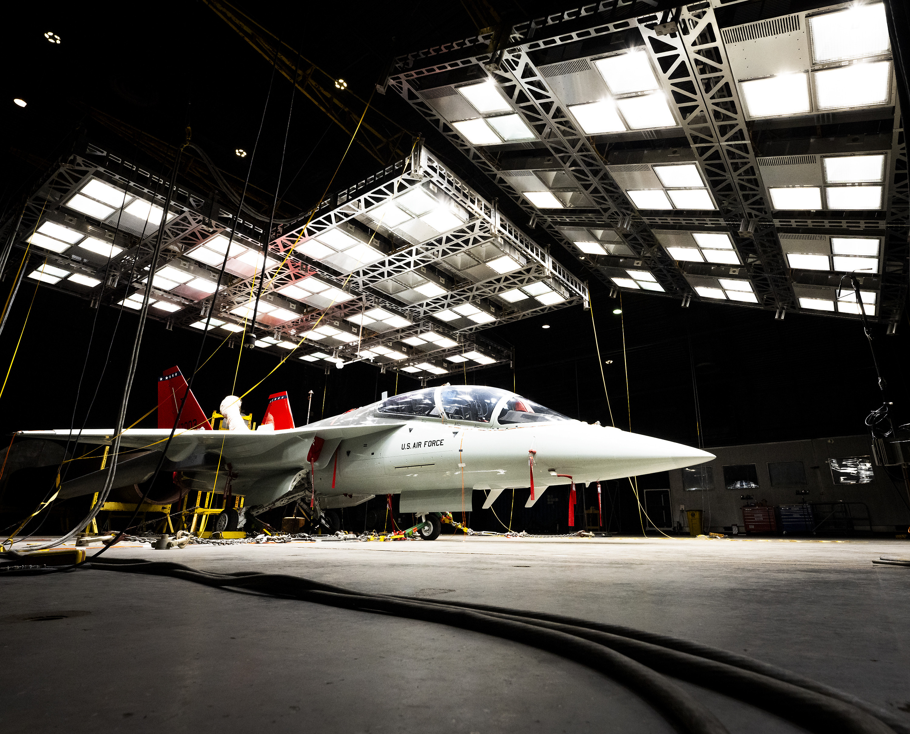 T-7 Red Hawk endures extreme temps during climate tests > Air Education ...