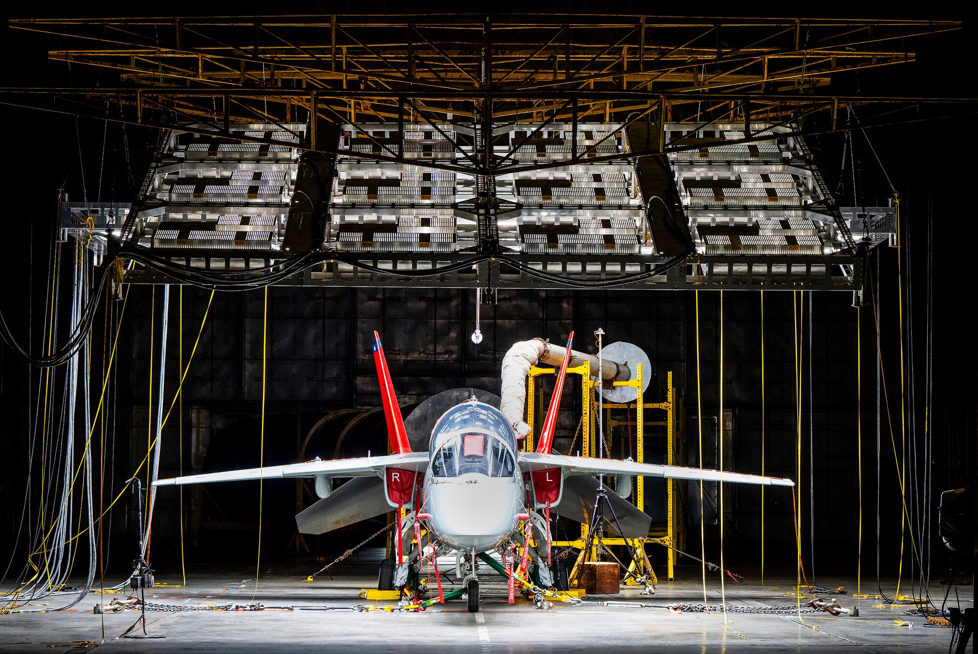 T-7 Red Hawk undergoes extreme temps during climate tests > Air Force ...