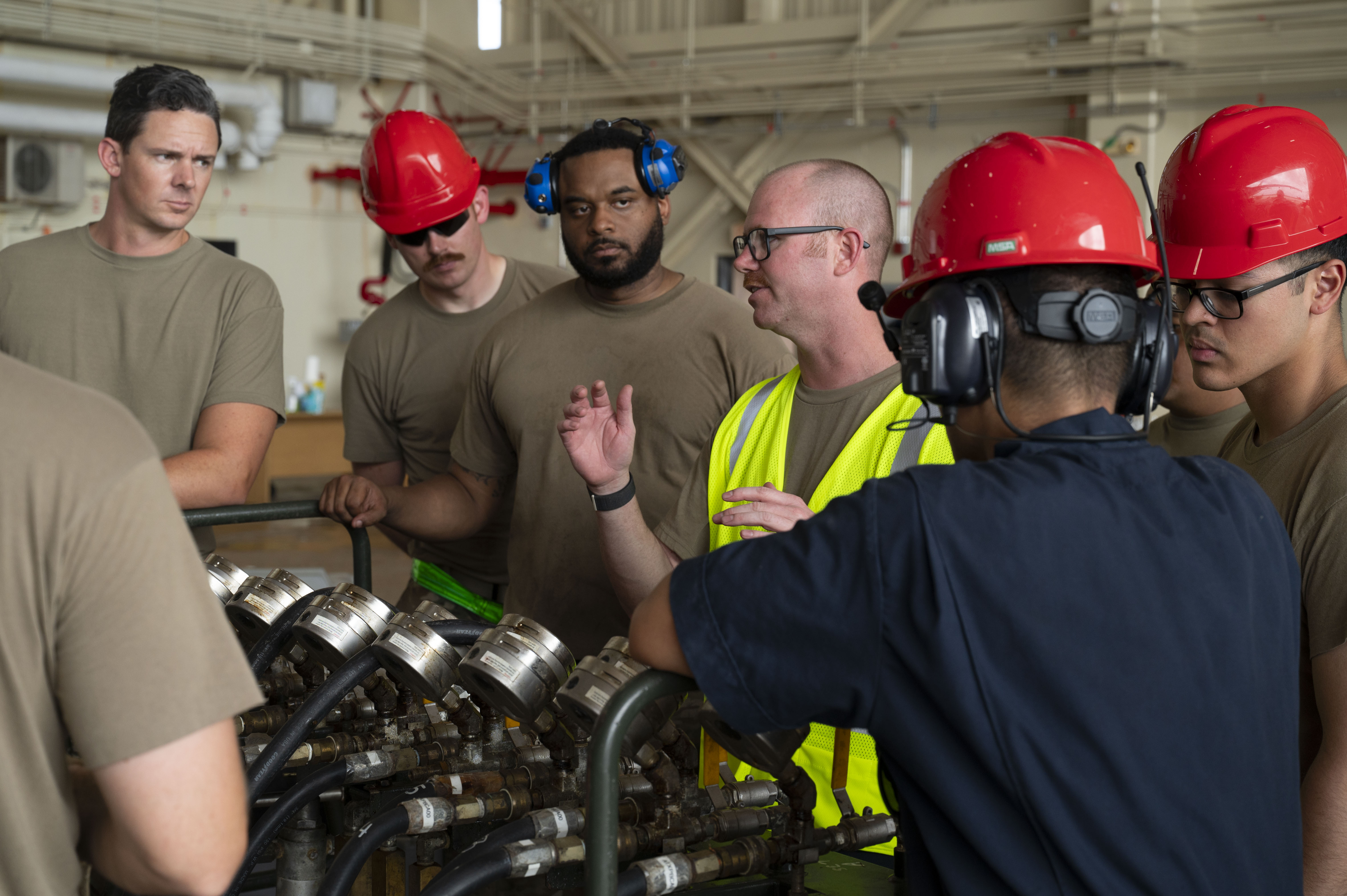 36 MXS Airmen aid the demolition of an unrepairable aircraft > Andersen ...