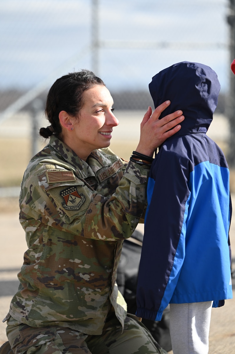 445th Airmen return after wing's 1st C-17 force element mobilization ...