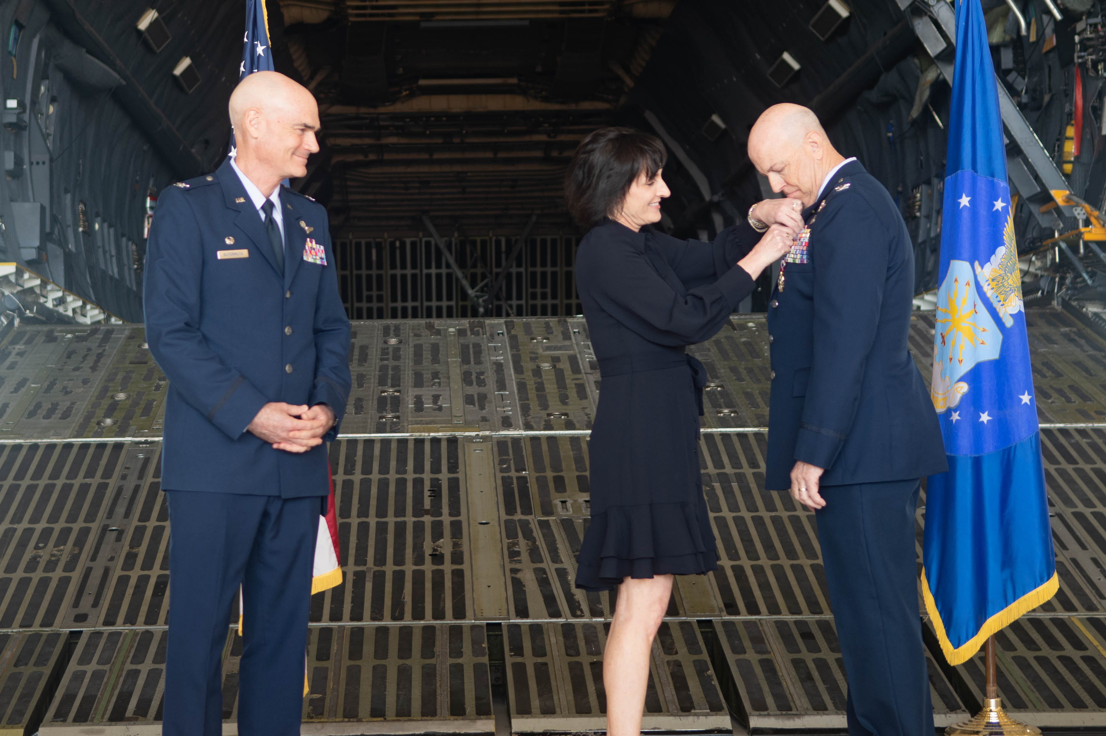 433rd Operations Group commander retires after 35 years of service ...