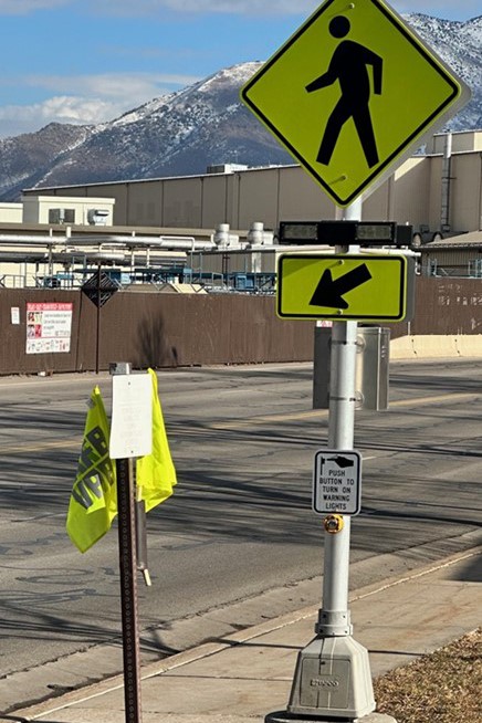 Pedestrian-activated crossing warning devices at work on Hill > Air ...