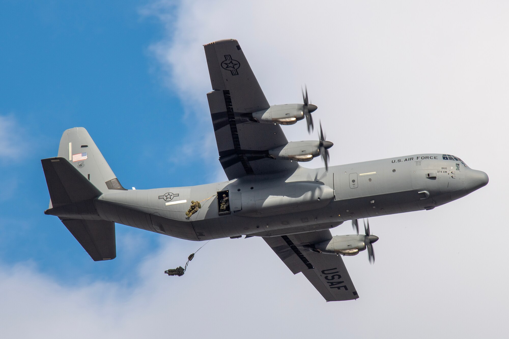 Wings of Unity: US, international airborne forces soar in annual New ...