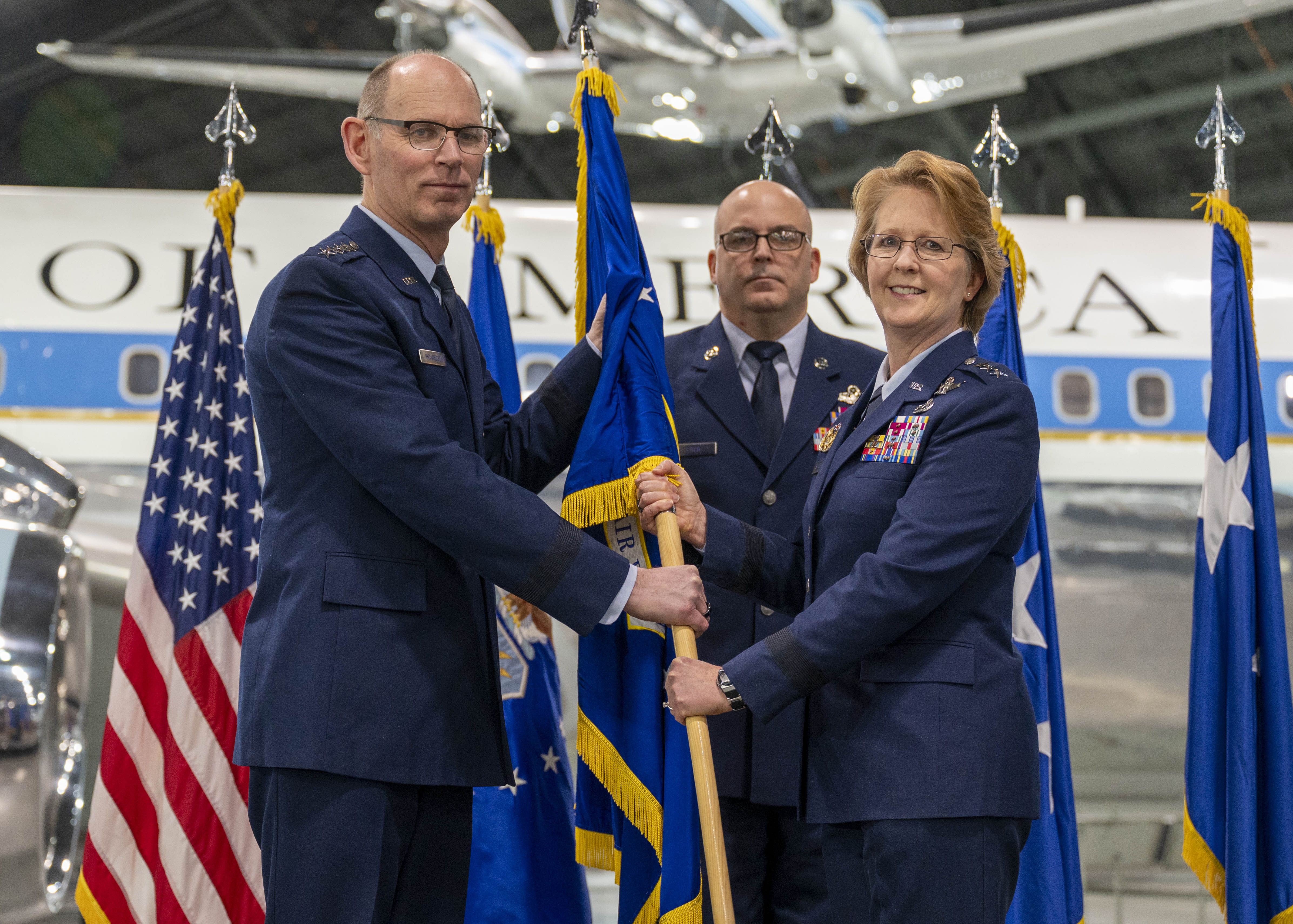 Lt Gen Donna Shipton assumes command of AFLCMC > Air Force Life Cycle ...