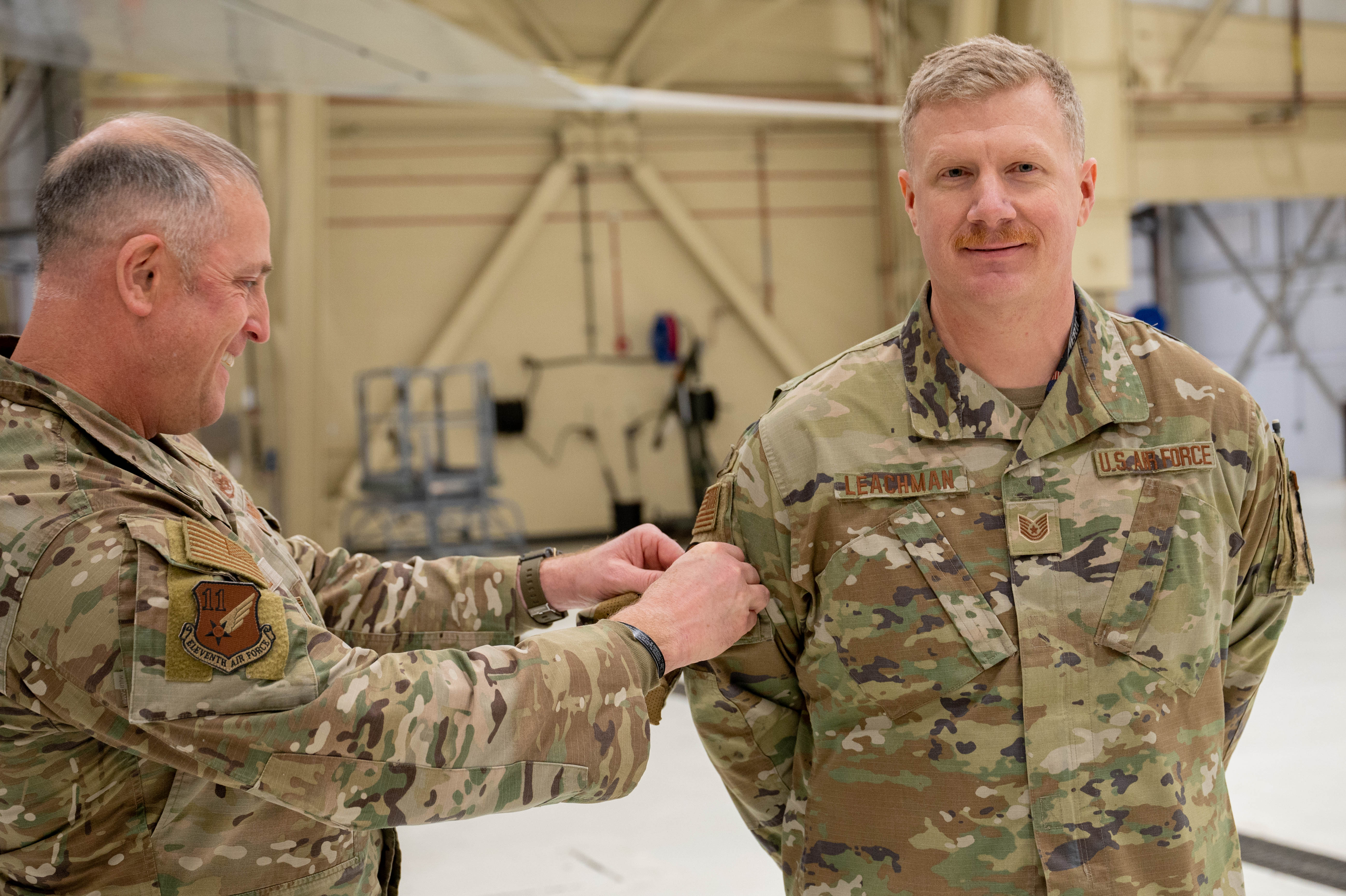 New 11th AF command chief tours the 3rd Wing > Joint Base Elmendorf ...