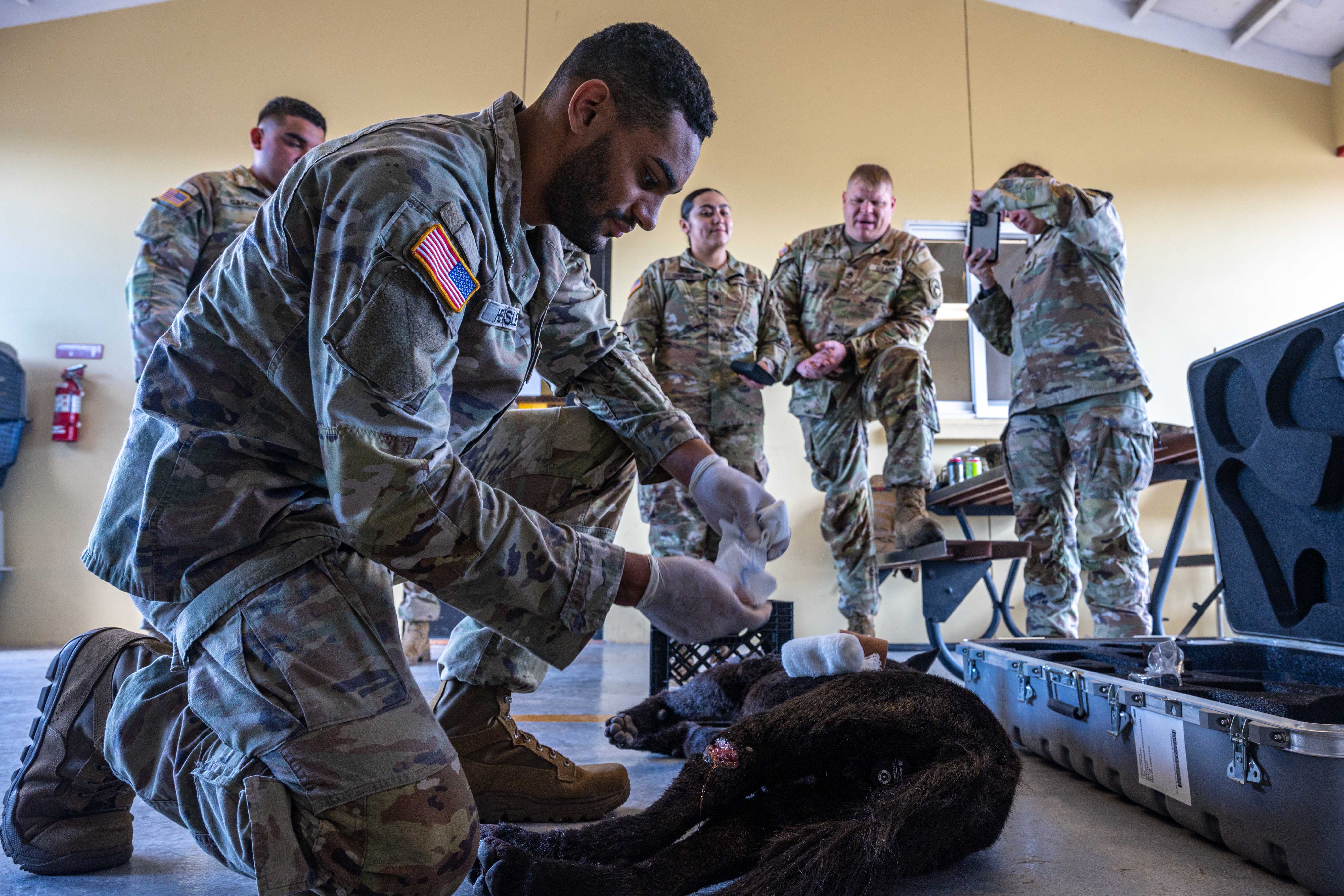 JTF-Bravo vets train MWD handlers on trauma care > Joint Task Force ...