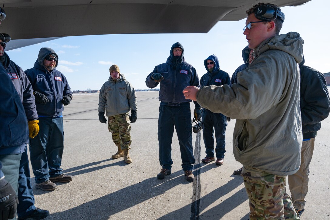 Scott AFB successfully hot-pit refuels F-35 for the first time,