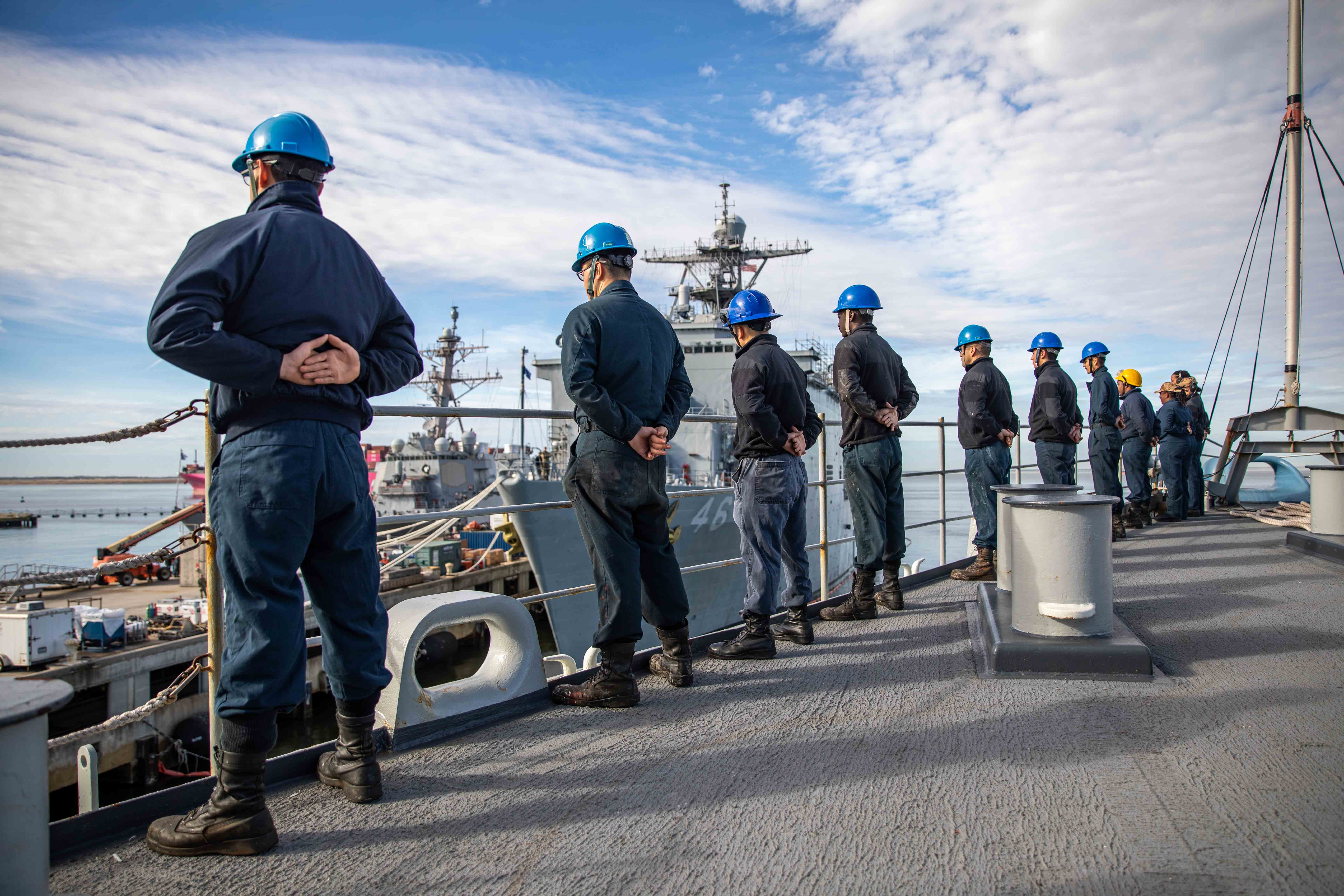USS Gunston Hall Departs Norfolk for NATO Exercise, Steadfast Defender ...