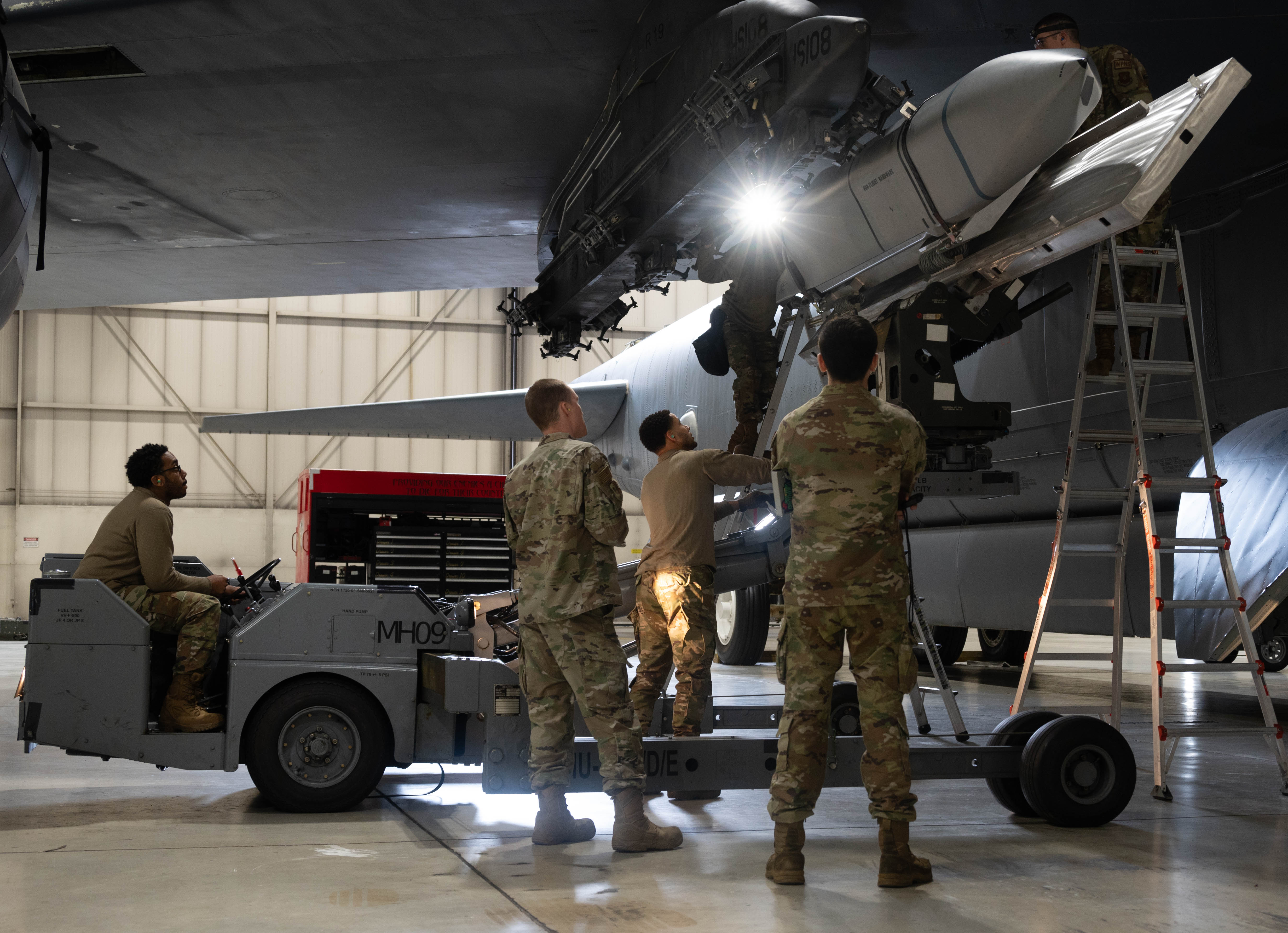 5th AMXS Competes in Annual Load Crew Competition > Air Force Global ...