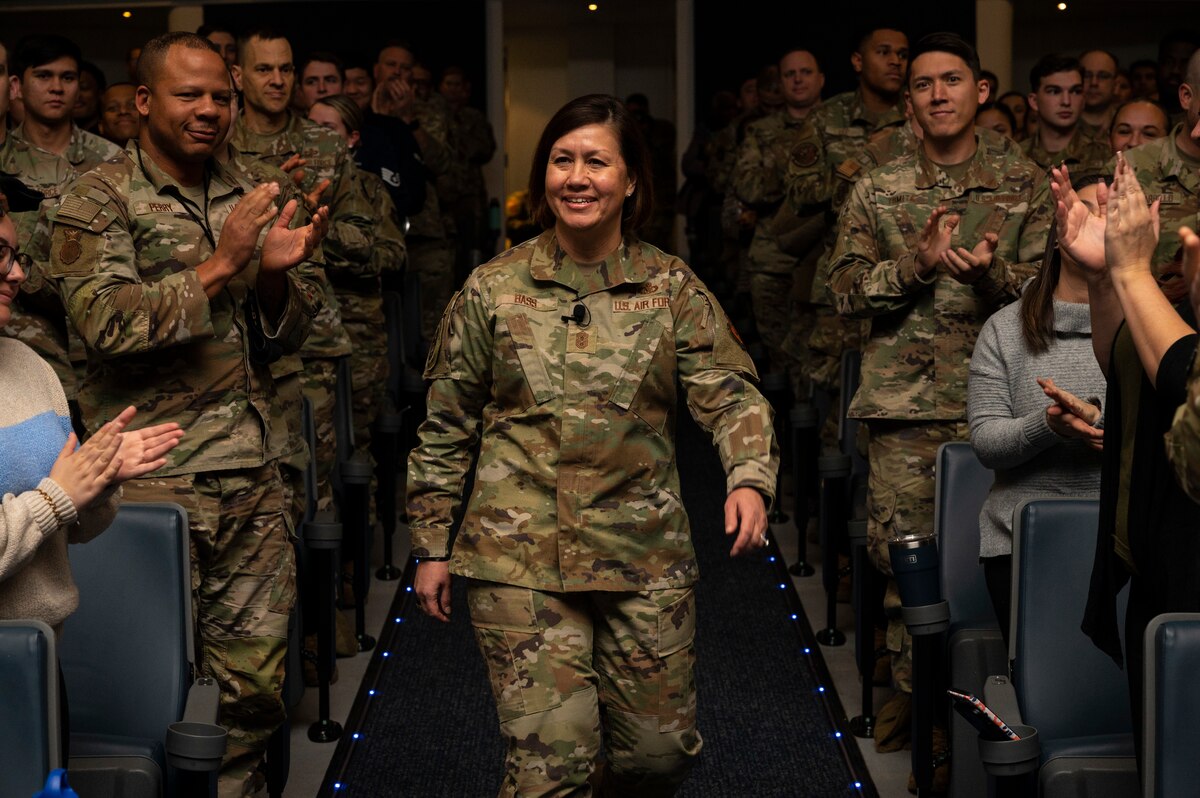 Leadership Beyond the Rank: CMSAF JoAnne S. Bass engages with Kirtland ...