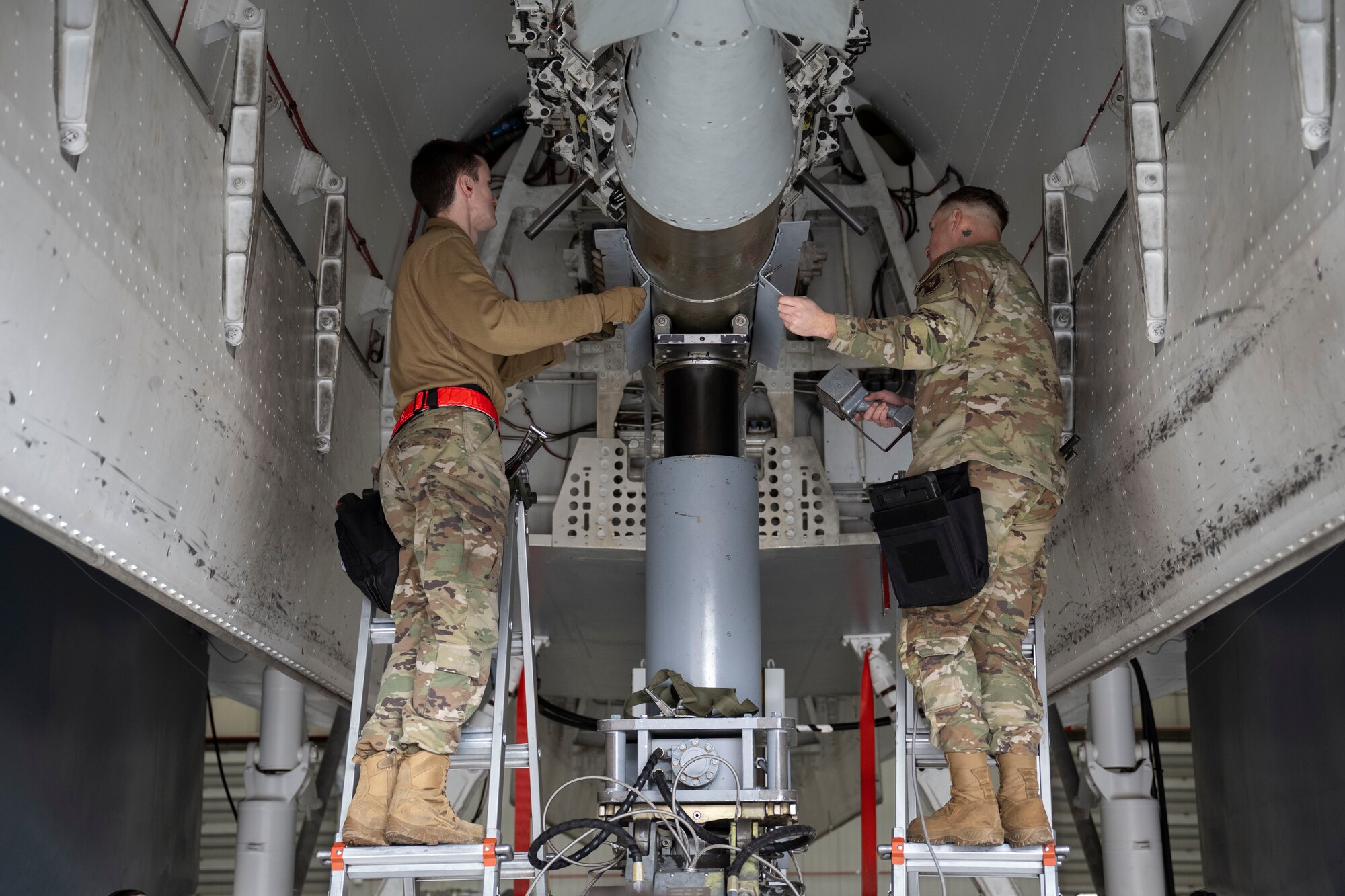 28th MXS holds 4th quarter weapons load competition > Air Force Global ...