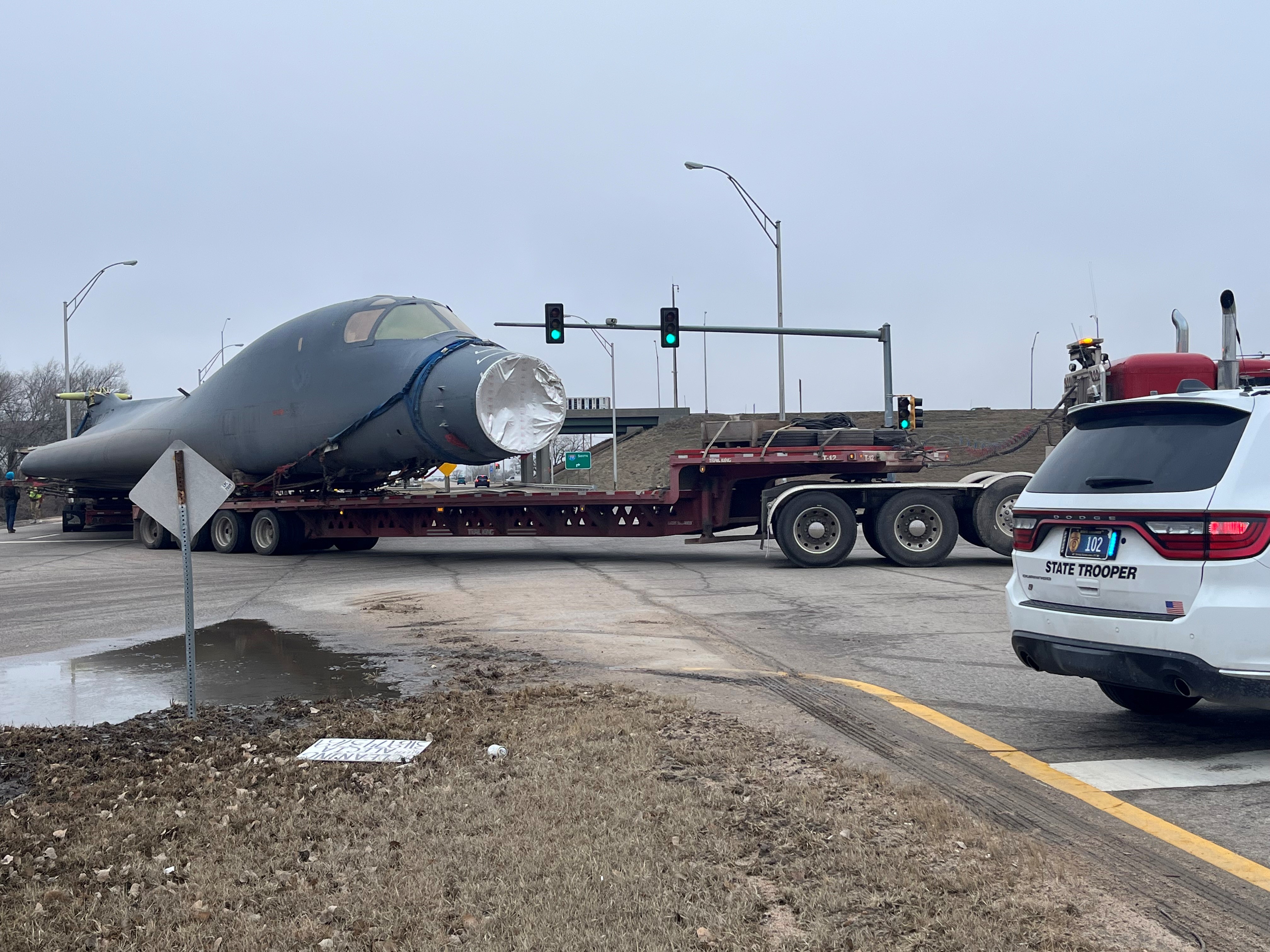 Retired B-1B arrives in Wichita to create a digital twin > McConnell ...