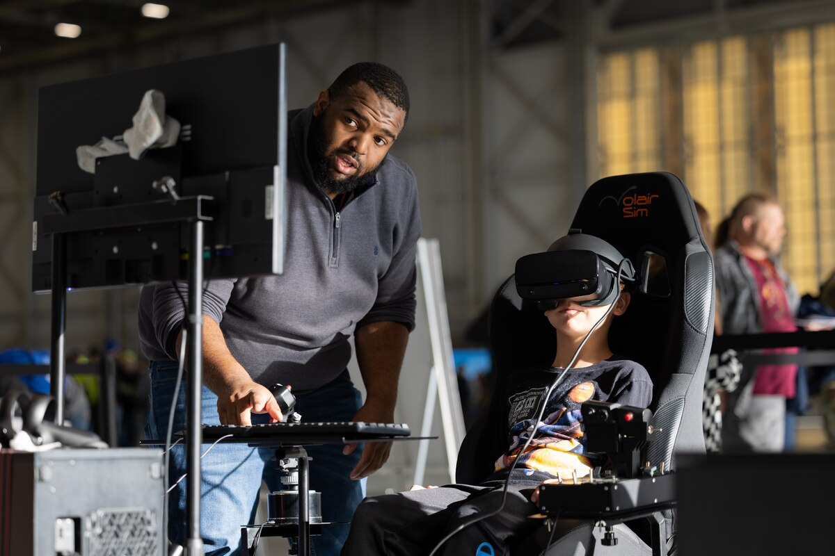 Edwards hosts F-16 50th anniversary celebration > Air Force Life Cycle ...