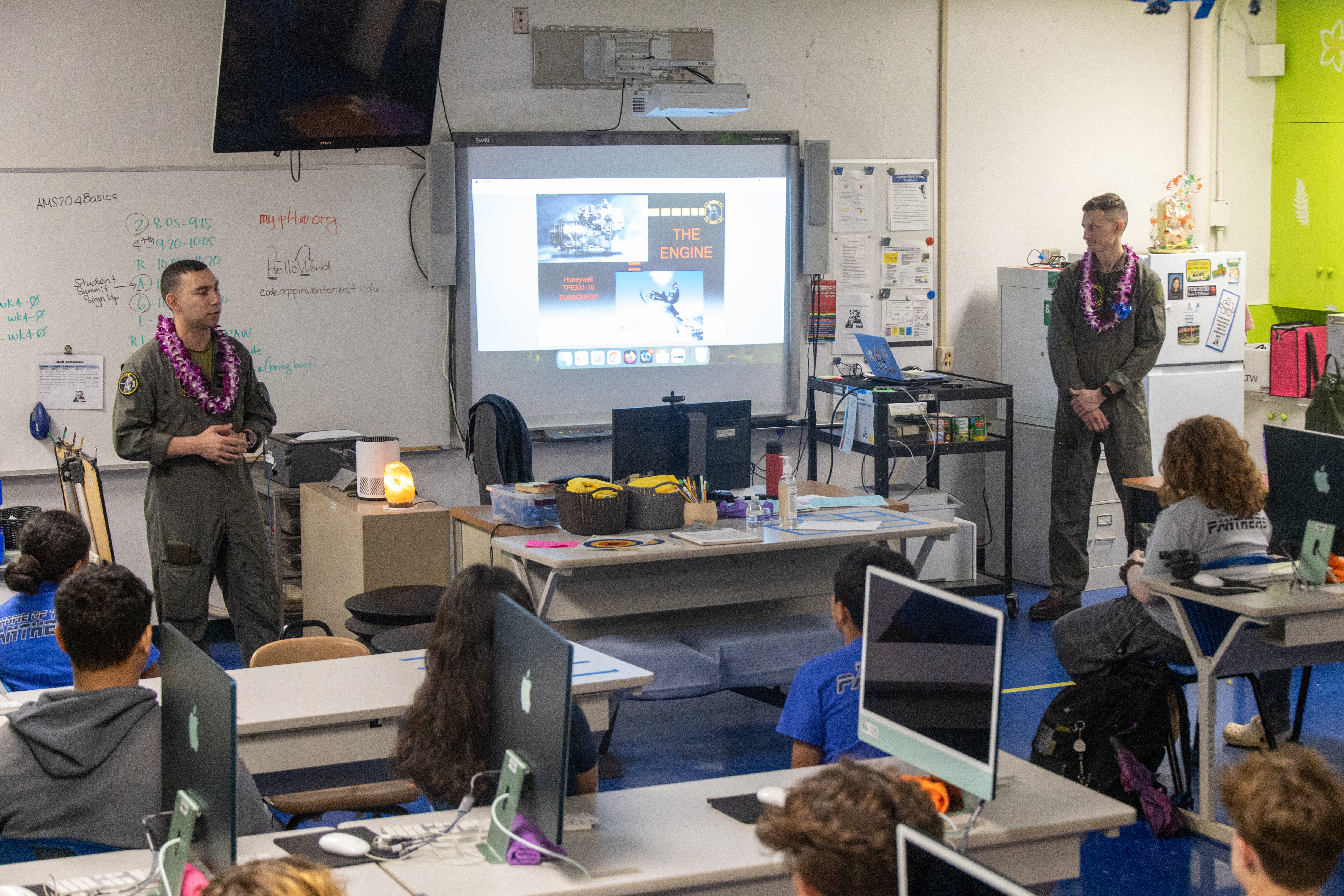 VMU-3 Visits Aliamanu MIddle School