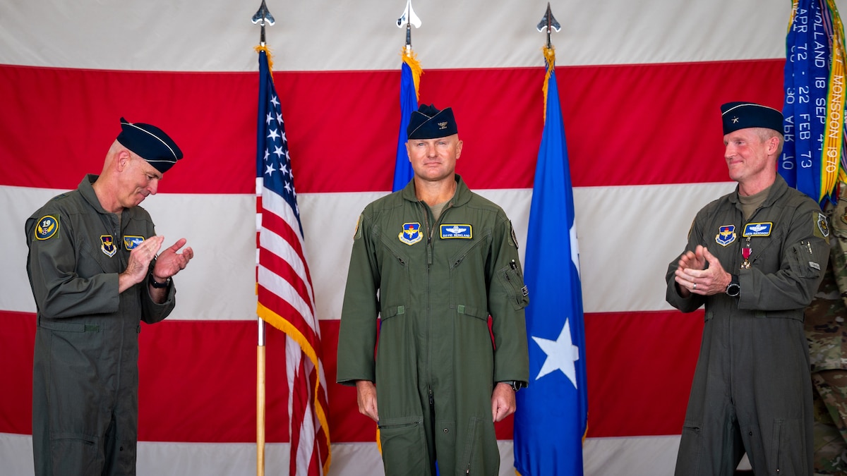 56th FW welcomes new commander > Luke Air Force Base > Article Display