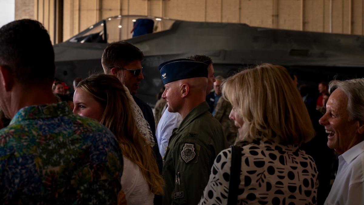 56th FW welcomes new commander > Luke Air Force Base > Article Display
