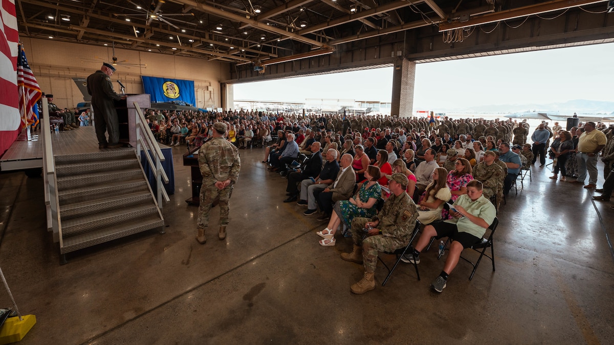 56th FW welcomes new commander > Luke Air Force Base > Article Display