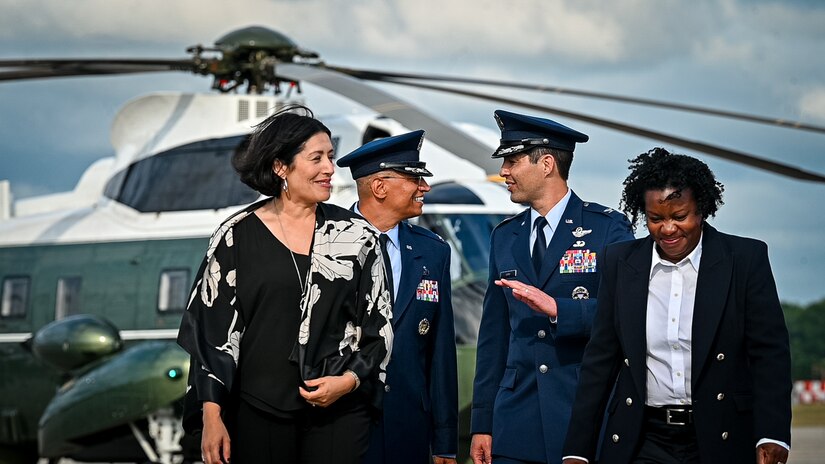 POTUS visits JB MDL > Joint Base McGuire-Dix-Lakehurst > Article Display
