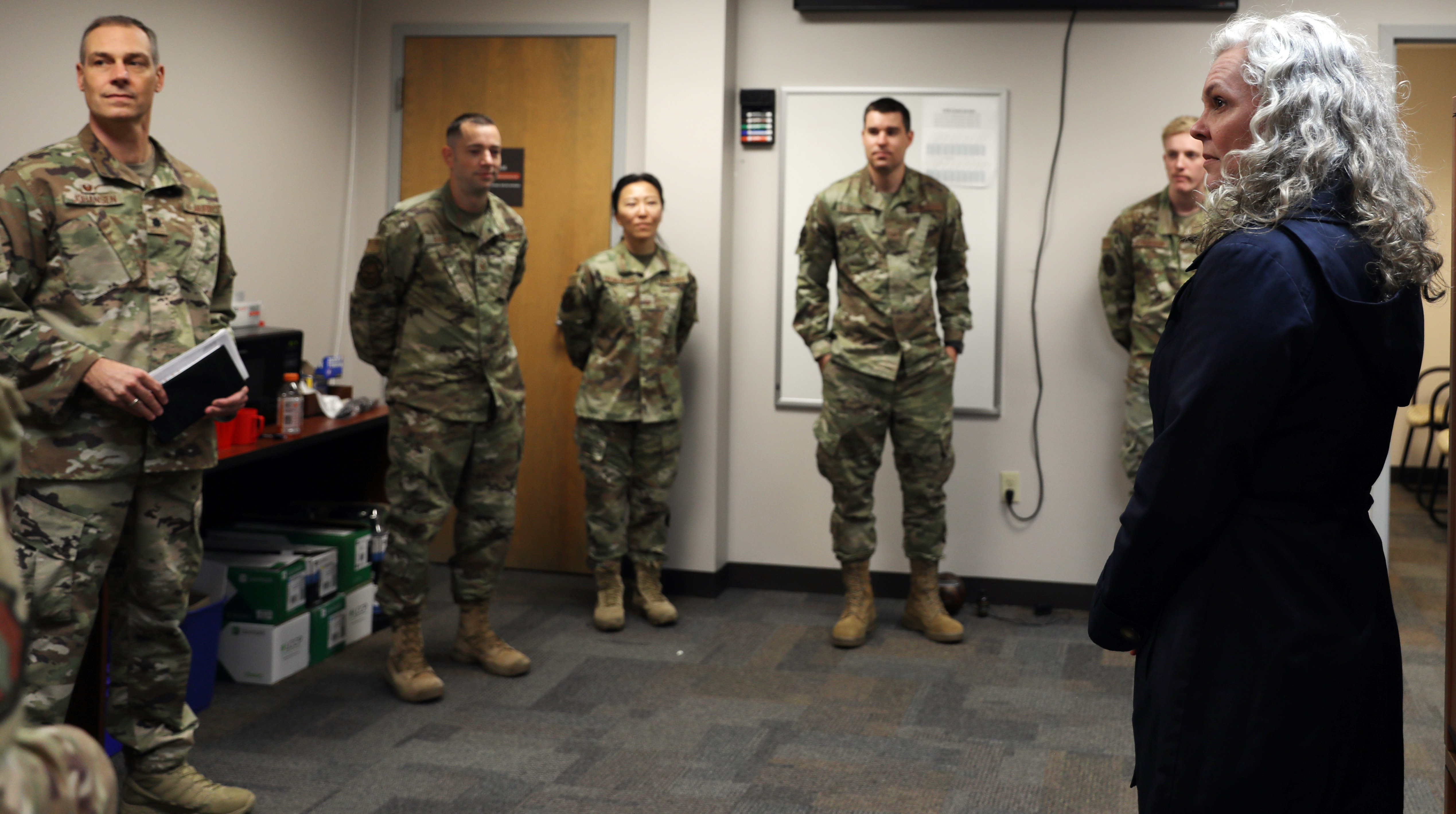 4th Air Force commander visits 445th Airlift Wing > 445th Airlift Wing ...