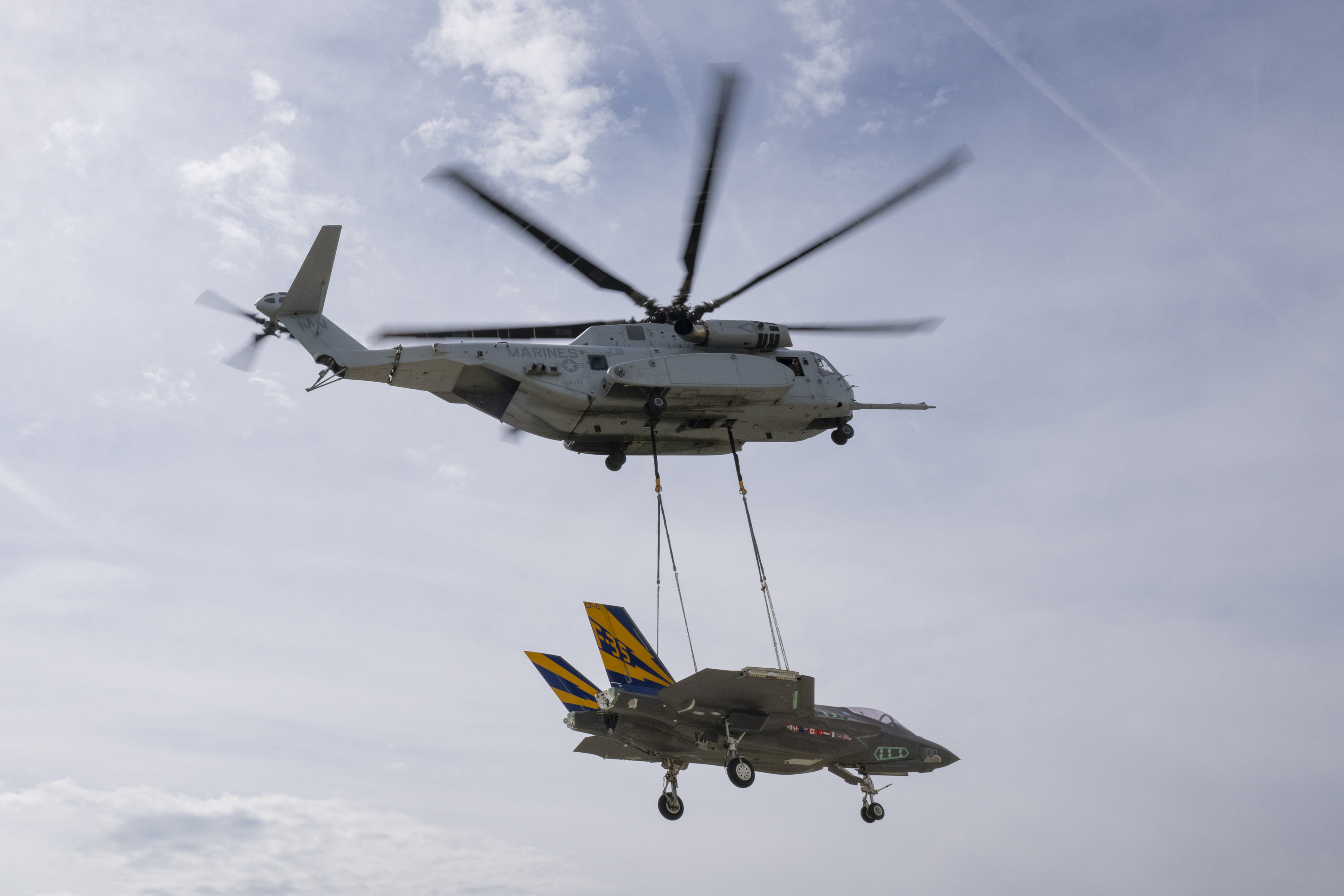 Marine’s New CH-53K Helicopter Transports F-35 Airframe Between Test ...
