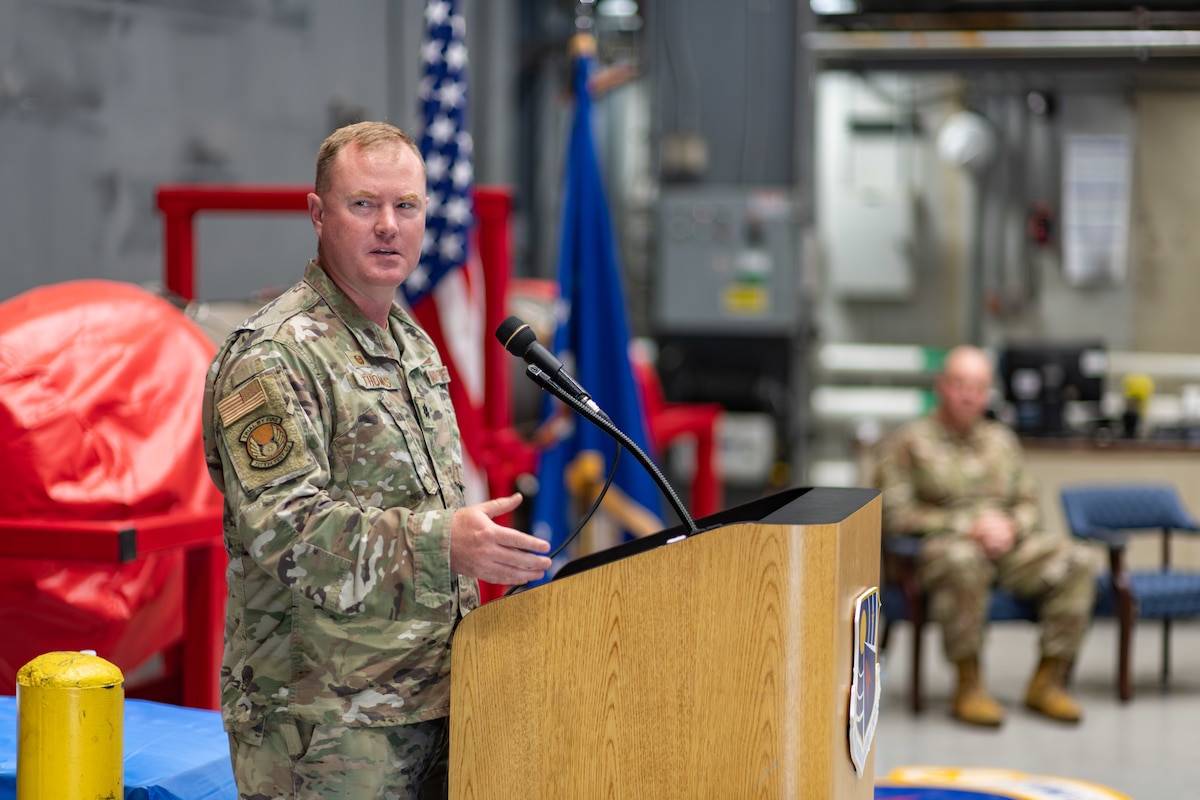 Thomas takes command of 717th Test Squadron > Arnold Air Force Base ...