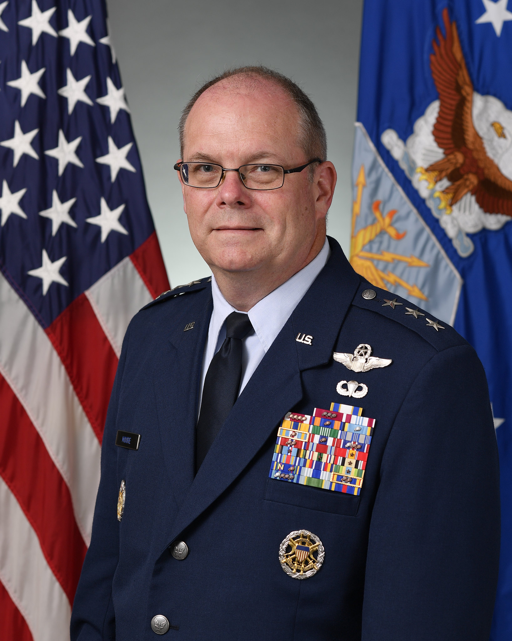 File:Lt Gen Richard G. Moore Jr. (2).jpg - Wikipedia