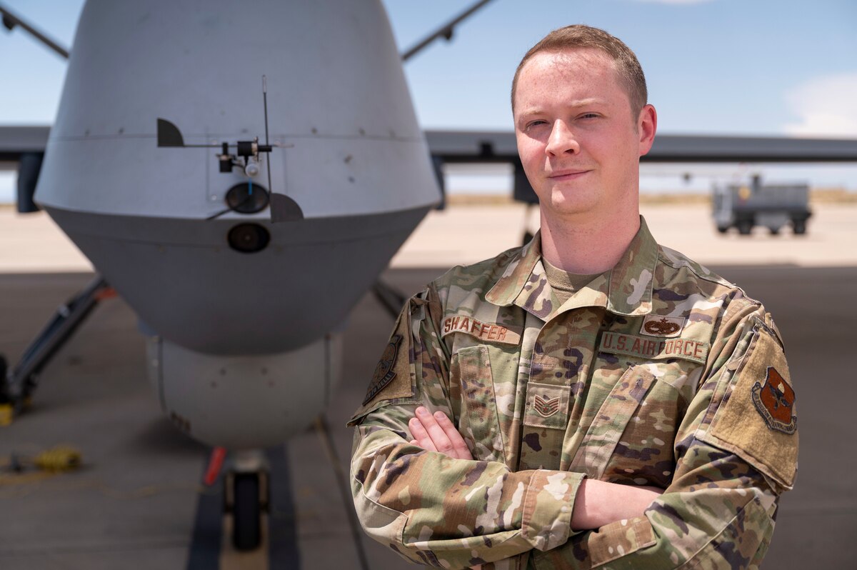 Crew chief honored for keeping MQ-9 Reaper fleet in air > Torch > Article Display