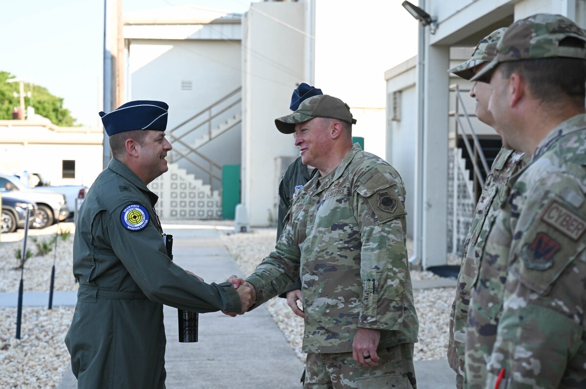 USAFWC deputy commander visits 350th SWW > 350th Spectrum Warfare Wing ...