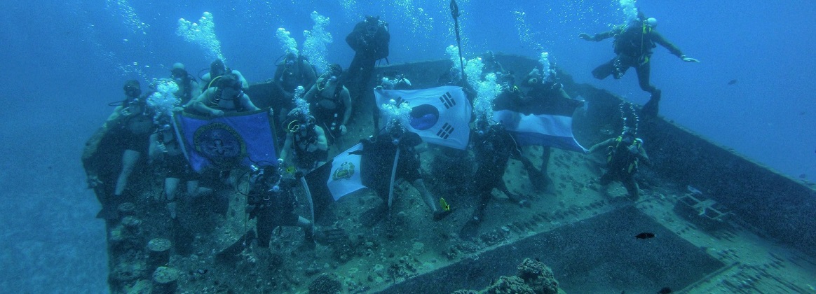 EODMU-11 dives with partners during force integration phase of RIMPAC 2024