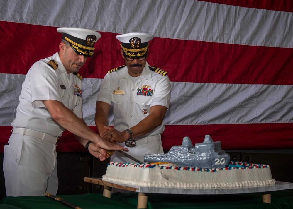 CAPT DeMeyer Assumes Command of USS Green Bay > U.S. Pacific Fleet > News