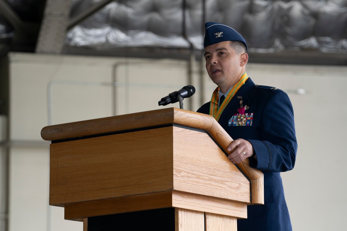 JBER welcomes new installation commander, Col. Lisa Mabbutt > Joint Base Elmendorf-Richardson > News