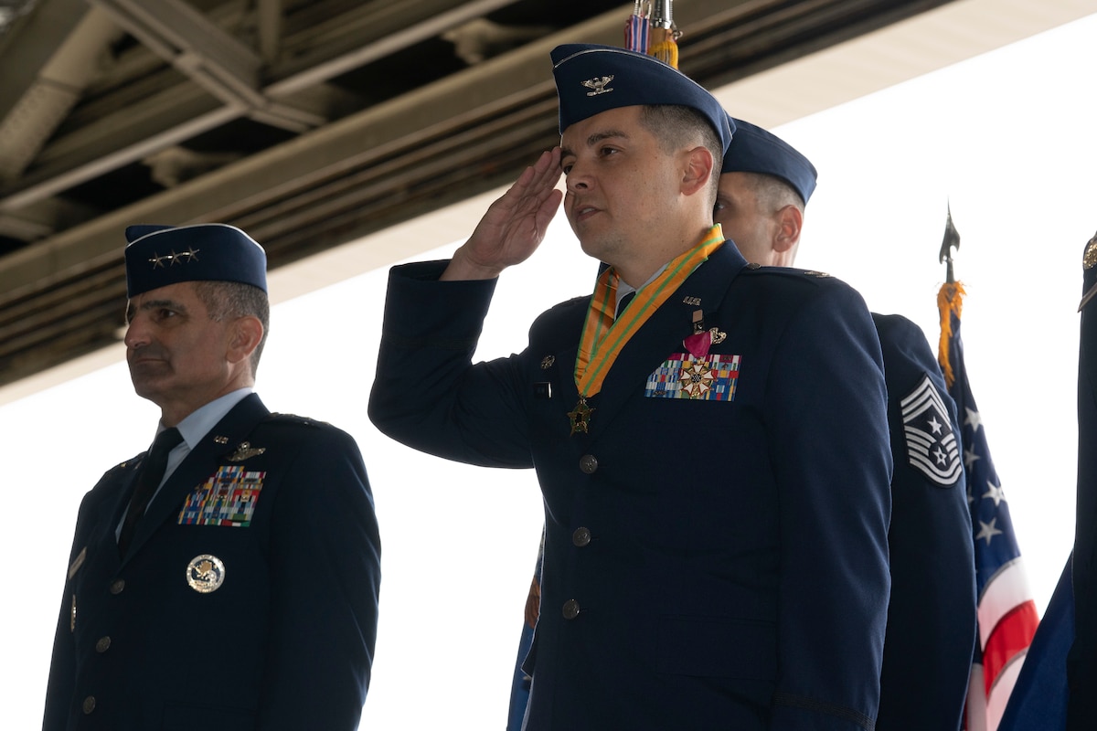 JBER welcomes new installation commander, Col. Lisa Mabbutt > Joint Base Elmendorf-Richardson > News