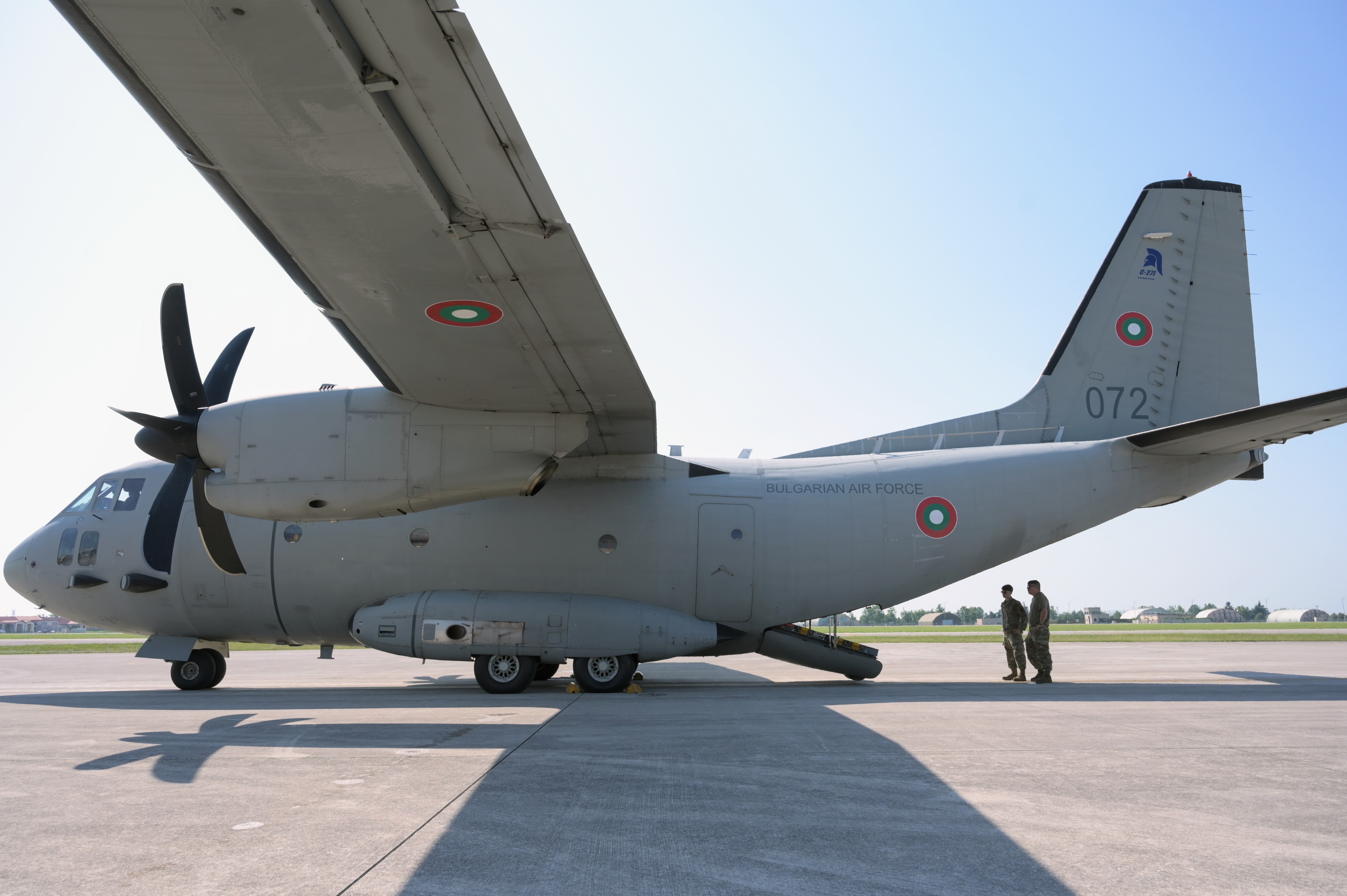 Bulgarian C-27J Spartan carries U.S. assets for the first time > Aviano ...