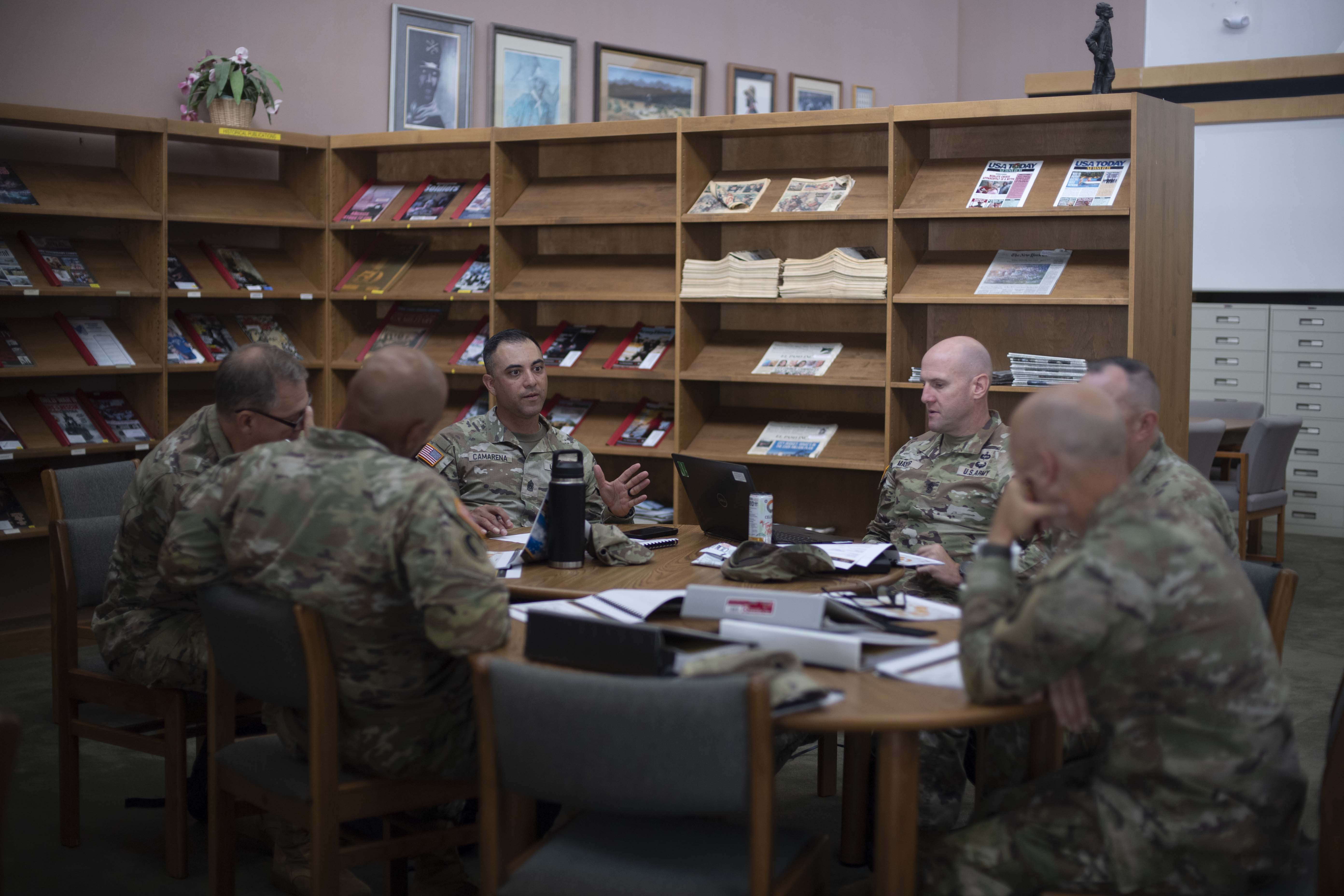Commandants Meet to Improve NCO Training > The NCO Leadership Center of ...
