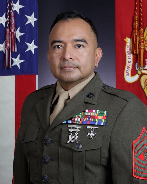 Master Gunnery Sergeant Robert Marroquín > Marine Music > Official ...