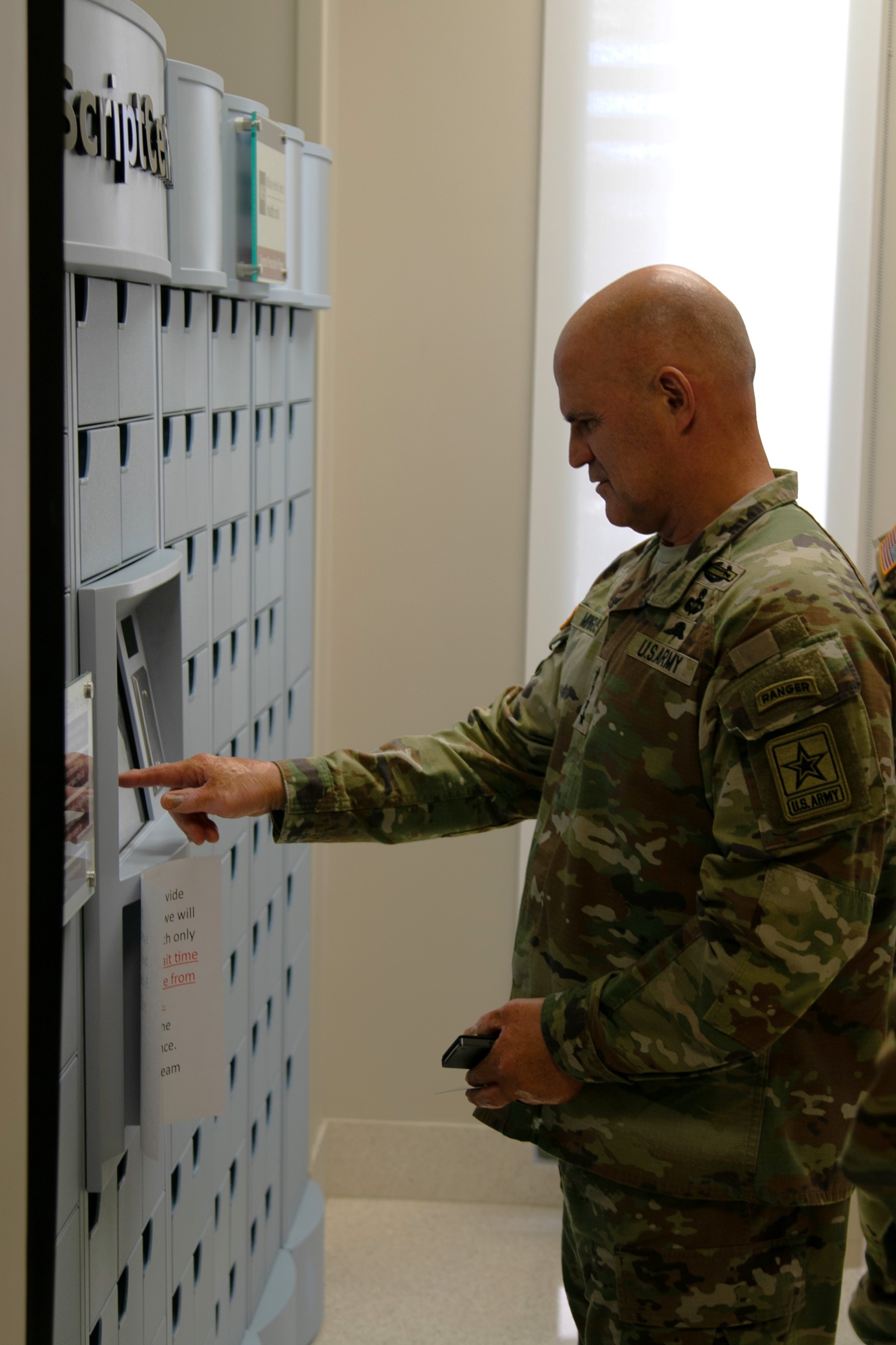 GEN James Mingus Tours In-patient Surgical Departments at Weed Army ...