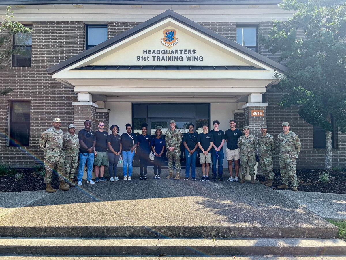 Future warfighters tour the 81st TRW > Second Air Force > Article Display