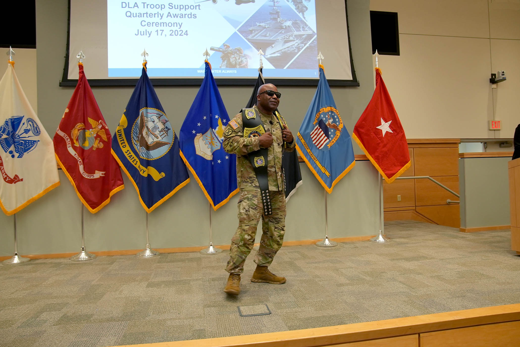 Troop Support recognizes employees at awards ceremony > Defense ...