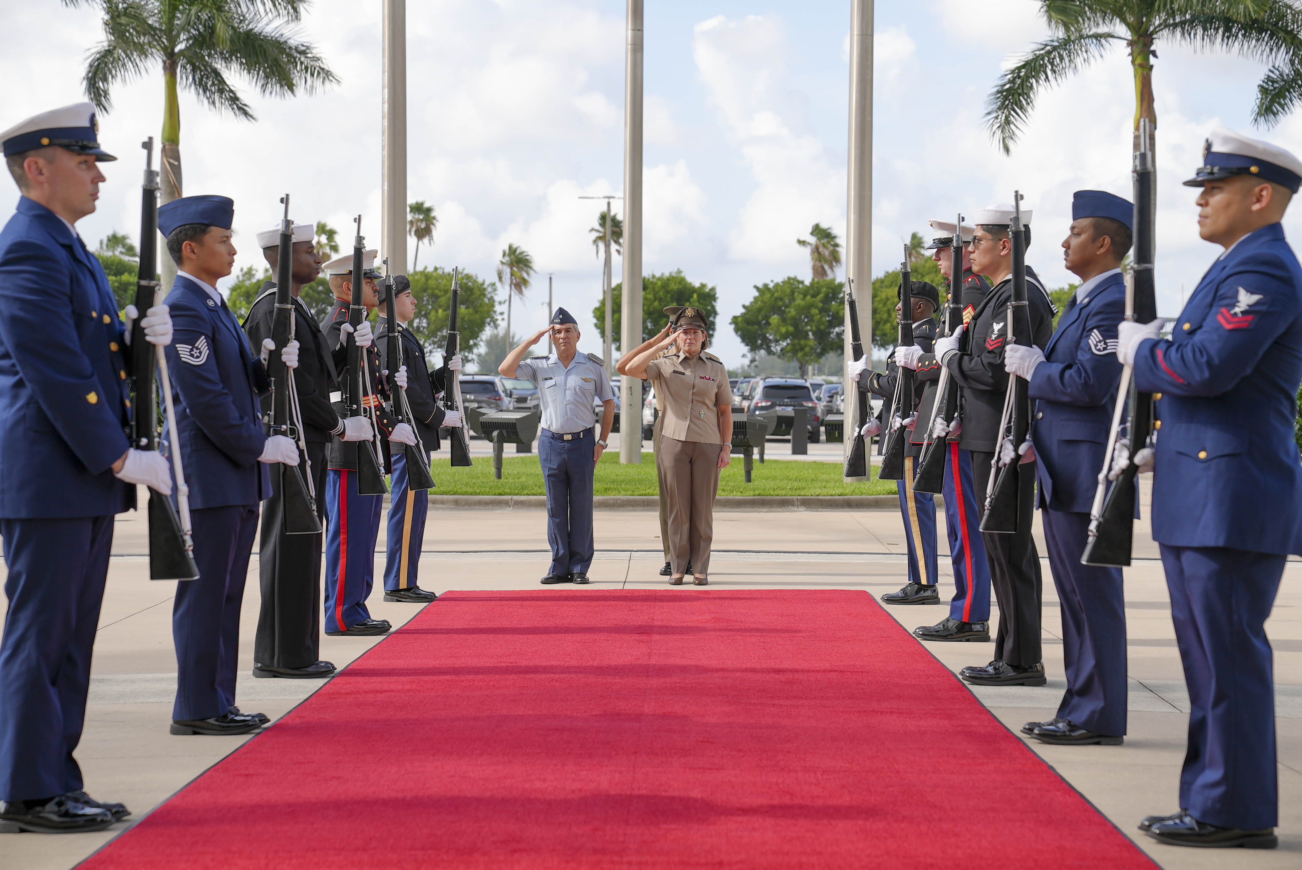 Argentina’s top military officer visits SOUTHCOM > U.S. Southern Command > Press Releases