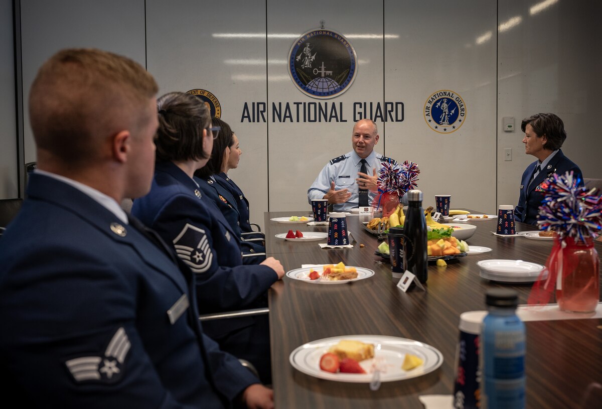 Outstanding Guard Airmen recognized during Focus on the Force > Air ...