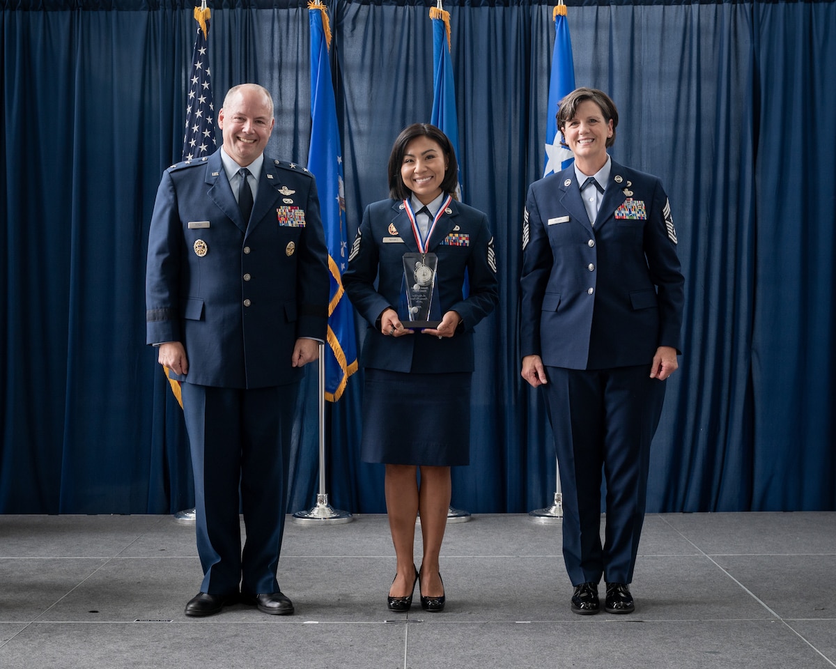 Outstanding Guard Airmen recognized during Focus on the Force > Air ...