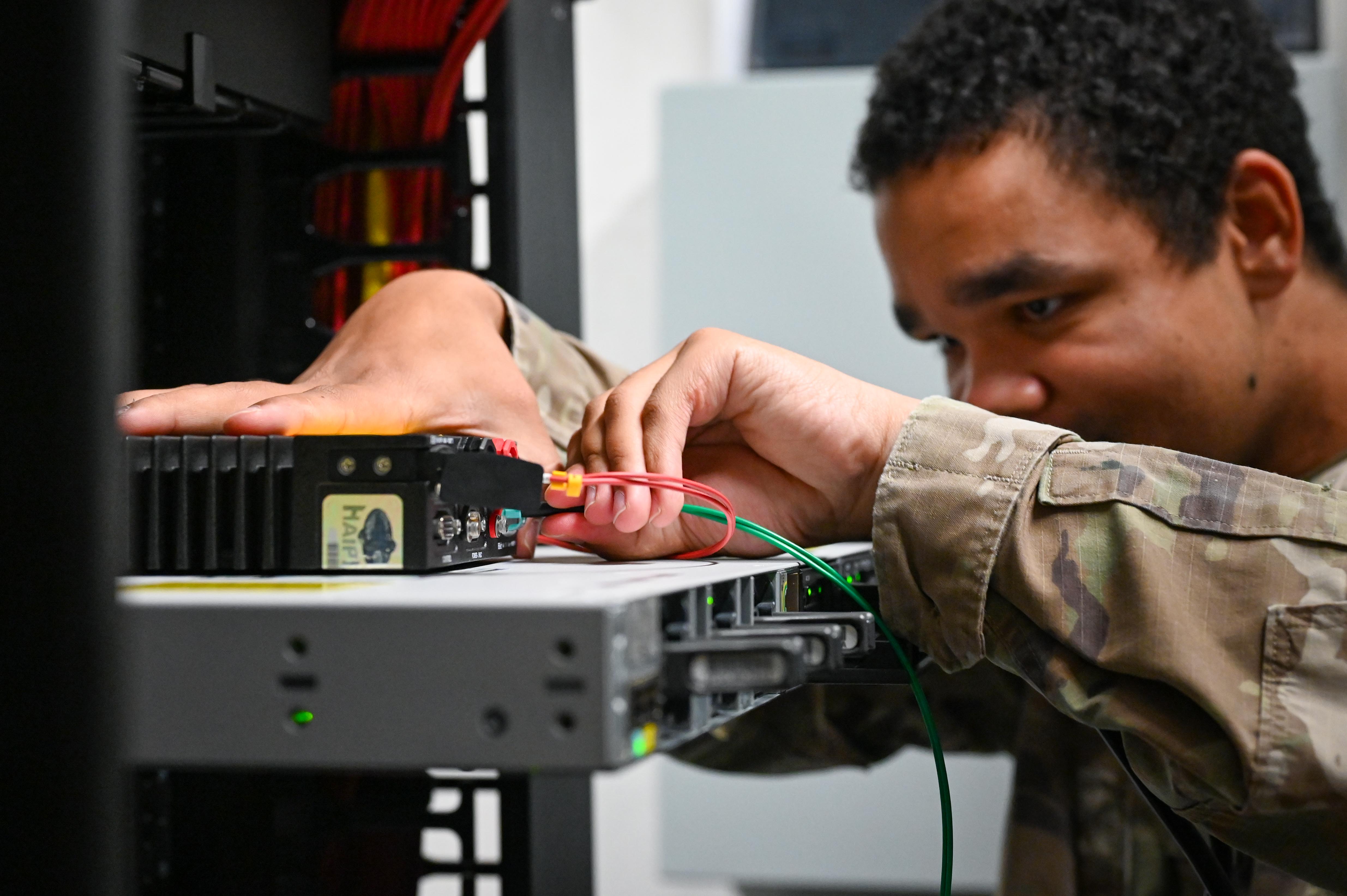 20th CS opens the network for the 25th ATKG > 505th Command and Control ...