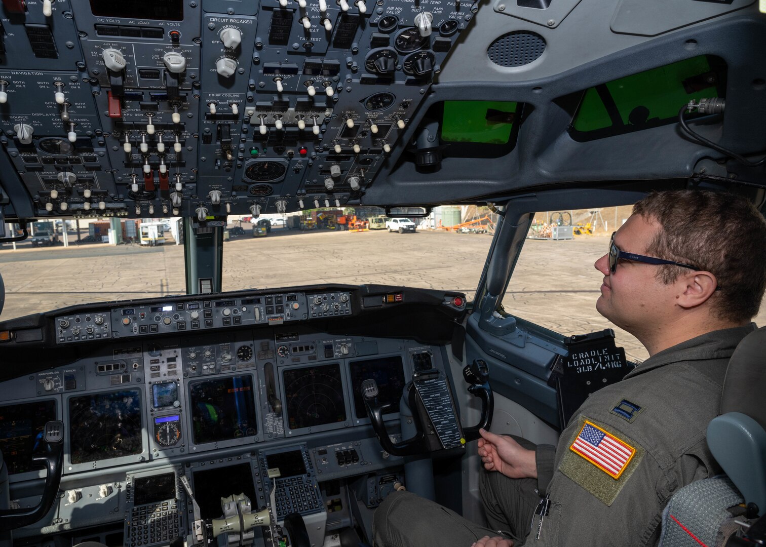 U.S. Air Force embeds with Royal Australian Air Force E-7A Wedgetail ...