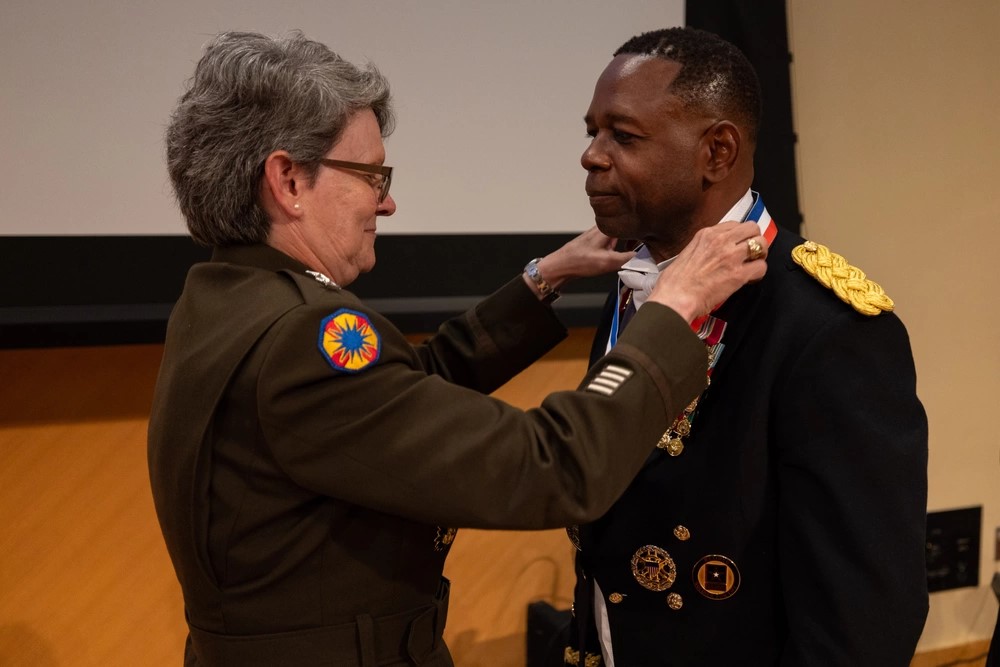 Army Reserve senior leader receives Presidential Lifetime Achievement ...