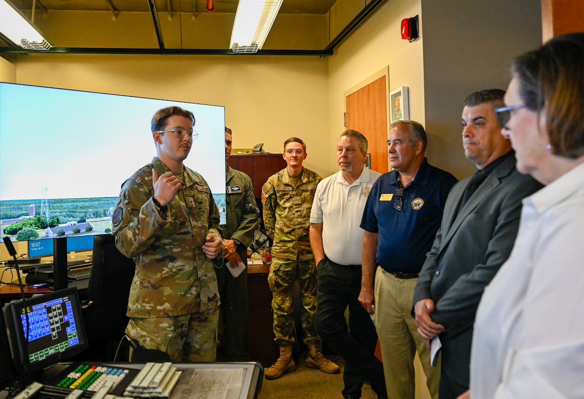 Local leaders tour Little Rock AFB > Little Rock Air Force Base ...